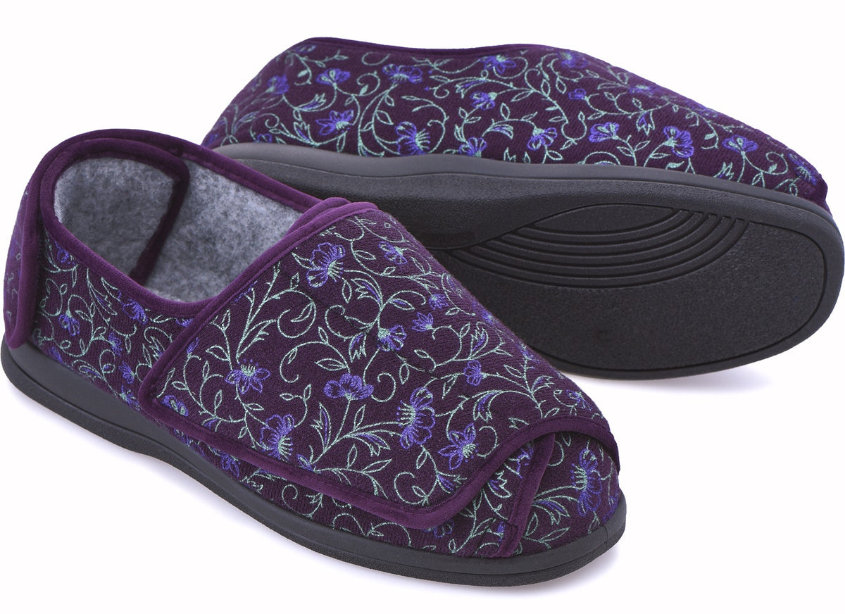 Emma. Ultra adjustable extra wide slipper - difficult or swollen feet